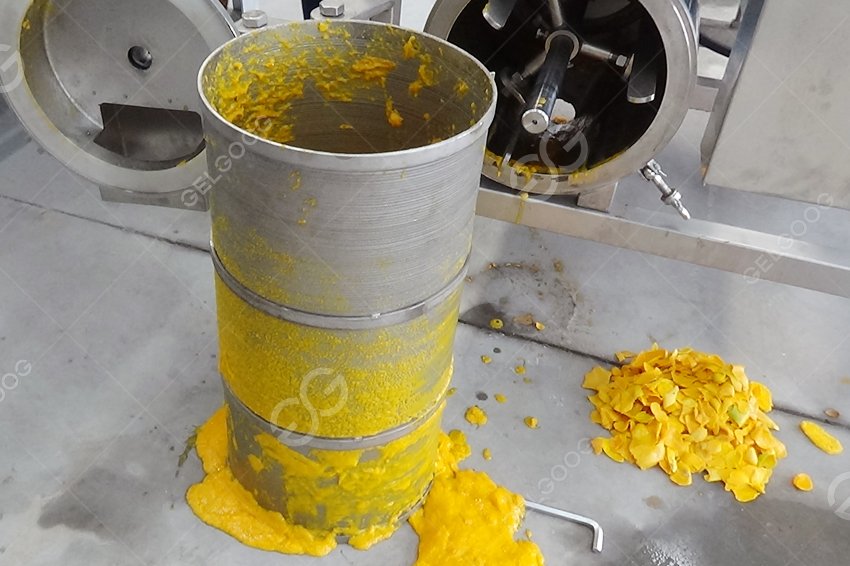 How Is Mango Juice Made in Industry?